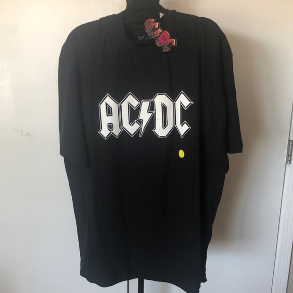 AC/DC | Shirts | Black Short Sleeve Tee With Breathable Fabric And ...